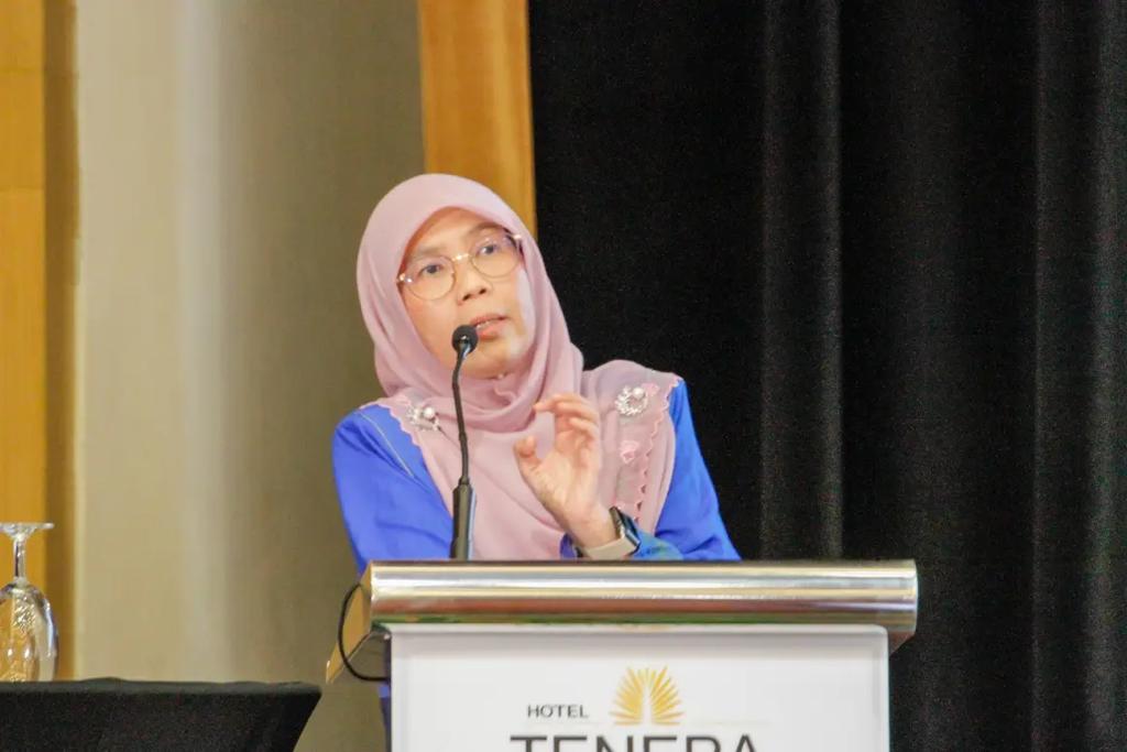 Welcome to UNGKU AZIZ CENTRE FOR DEVELOPMENT STUDIES